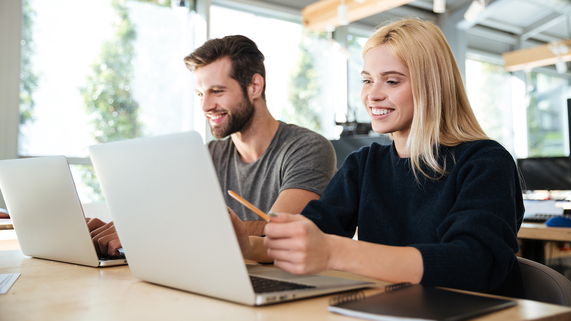 What's a PEO? Pros, Cons & FAQs [PEO Guide]